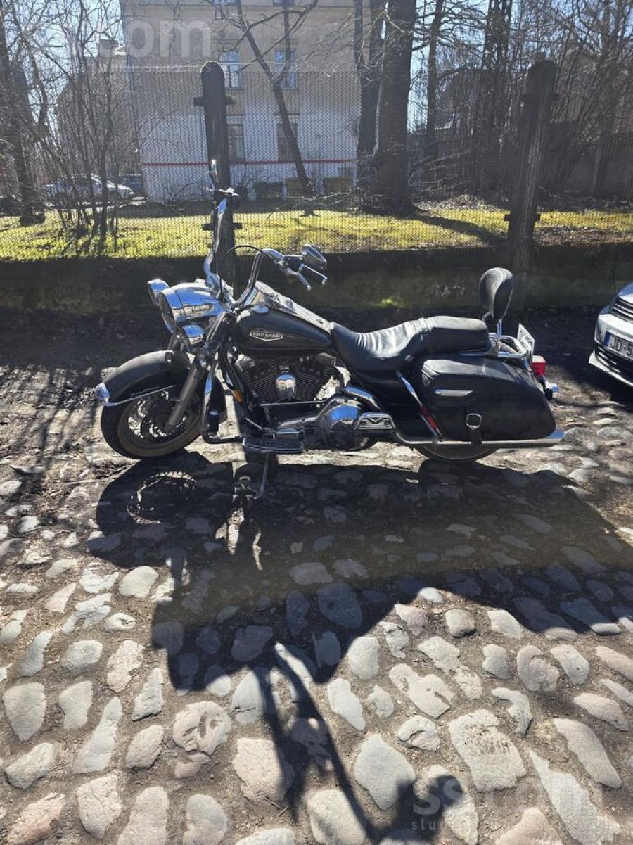 Harley-Davidson Road King 2000 in Riga, with an engine capacity of 1.45 L and mileage of 0 thousand km for 4000 €, photo 1 on AUTOMOTO.COM.LV
