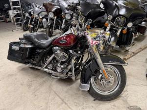 Harley-Davidson Road King 2001 Šauļi, ar dzinēja tilpumu 1.45 L un nobraukumu 21 tūkst. km par 4444 €, foto  vietnē AUTOMOTO.COM.LV