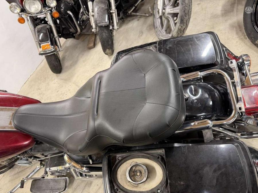 Harley-Davidson Road King 2001 Šauļi, ar dzinēja tilpumu 0.00 L un nobraukumu 30 tūkst. km par 4400 €, foto 4 vietnē AUTOMOTO.COM.LV