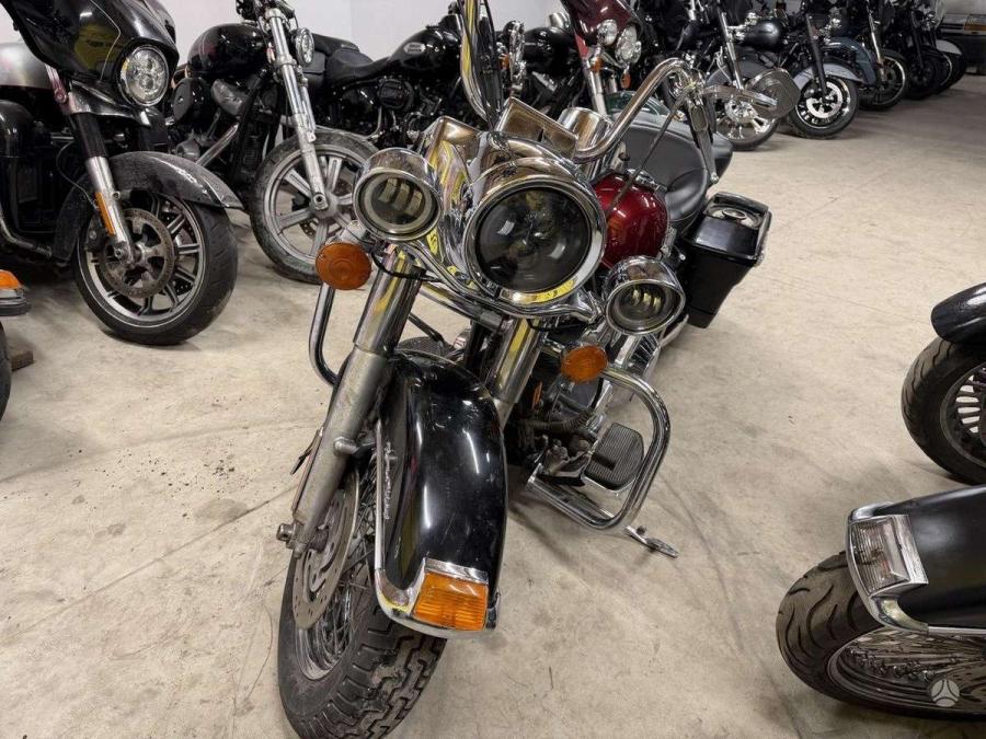 Harley-Davidson Road King 2001 Šauļi, ar dzinēja tilpumu 0.00 L un nobraukumu 30 tūkst. km par 4400 €, foto 8 vietnē AUTOMOTO.COM.LV
