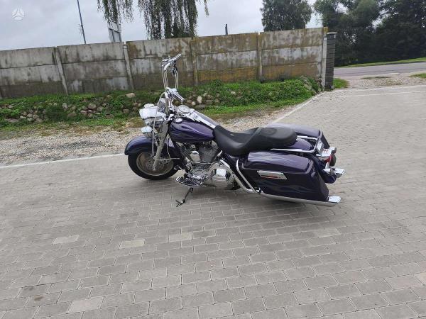 Harley-Davidson Road King 2002 in Varena on AUTOMOTO.COM.LV Harley-Davidson Road King 2002 in Varena, with an engine capacity of 1.55 L and mileage of 20 thousand km for 5200 €, photo 6 on AUTOMOTO.COM.LV