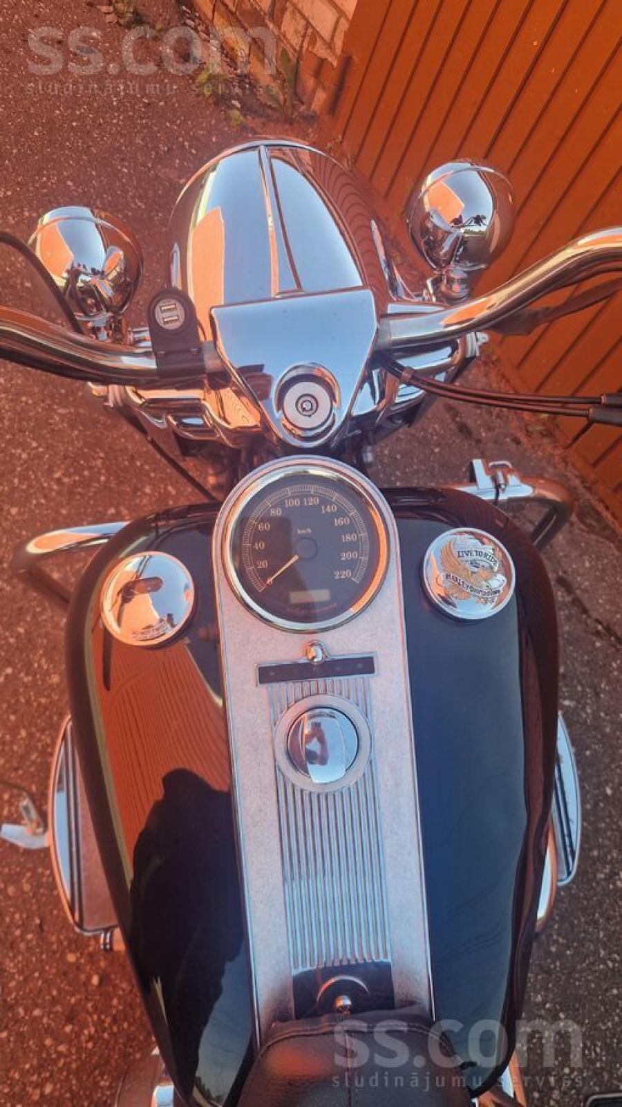 Harley-Davidson Road King 2007 in Riga, with an engine capacity of 1.45 L and mileage of 0 thousand km for 5900 €, photo 9 on AUTOMOTO.COM.LV