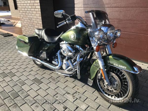 Harley-Davidson Road King 2010 Tallina, ar dzinēja tilpumu 1.58 L un nobraukumu 28 tūkst. km par 10500 €, foto 2 vietnē AUTOMOTO.COM.LV