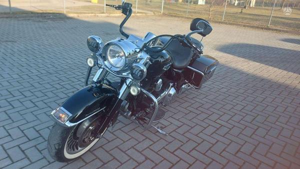 Harley-Davidson Road King 2013 in Radviliskis, with an engine capacity of 1.70 L and mileage of 20 thousand km for 8300 €, photo 1 on AUTOMOTO.COM.LV