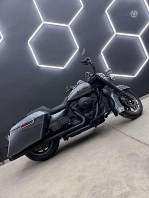 Harley-Davidson Road King 2014 Šauļi, ar dzinēja tilpumu 1.69 L un nobraukumu 19 tūkst. km par 9200 €, foto  vietnē AUTOMOTO.COM.LV