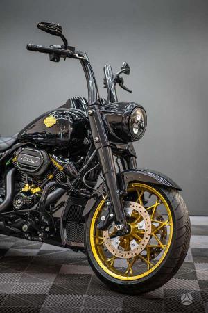 Harley-Davidson Road King 2021 in Kaunas, with an engine capacity of 1.90 L and mileage of 11 thousand km for 16500 €, photo  on AUTOMOTO.COM.LV