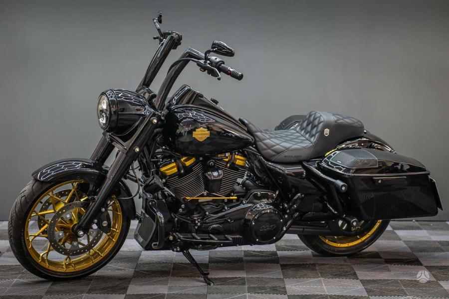Harley-Davidson Road King 2021 in Kaunas, with an engine capacity of 1.90 L and mileage of 11 thousand km for 16500 €, photo 3 on AUTOMOTO.COM.LV