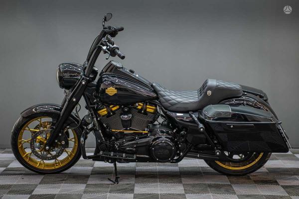 Harley-Davidson Road King 2021 in Kaunas, with an engine capacity of 1.90 L and mileage of 11 thousand km for 16500 €, photo 3 on AUTOMOTO.COM.LV
