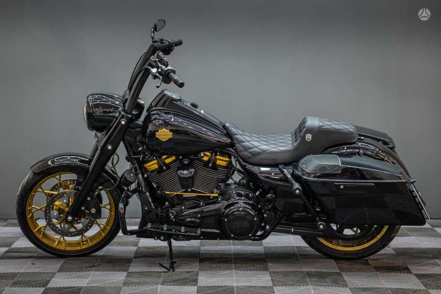 Harley-Davidson Road King 2021 in Kaunas, with an engine capacity of 1.90 L and mileage of 11 thousand km for 16500 €, photo 4 on AUTOMOTO.COM.LV