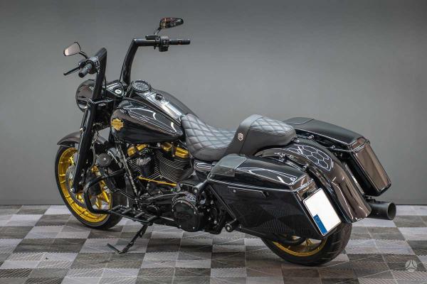 Harley-Davidson Road King 2021 in Kaunas, with an engine capacity of 1.90 L and mileage of 11 thousand km for 16500 €, photo 4 on AUTOMOTO.COM.LV