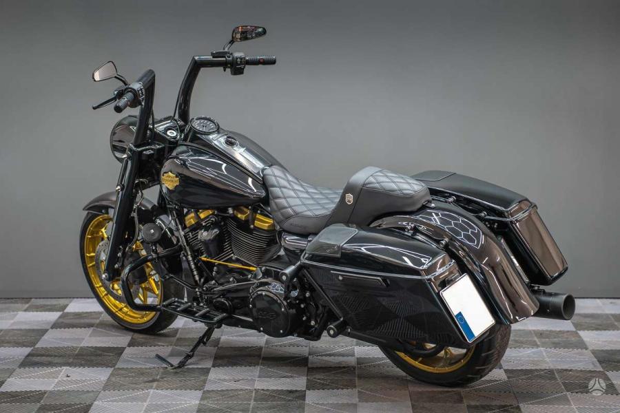 Harley-Davidson Road King 2021 in Kaunas, with an engine capacity of 1.90 L and mileage of 11 thousand km for 16500 €, photo 5 on AUTOMOTO.COM.LV
