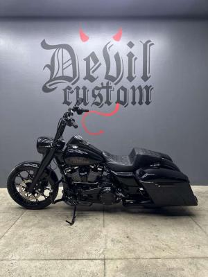 Harley-Davidson Road King 2025 in Kaunas, with an engine capacity of 1.87 L and mileage of 15 thousand km for 22990 €, photo 5 on AUTOMOTO.COM.LV