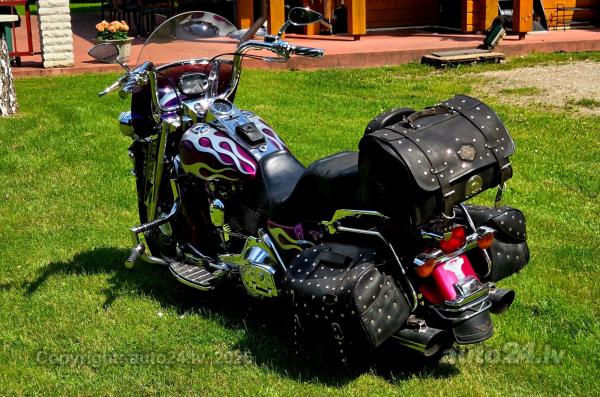 Violets Harley-Davidson Road King 2001 Tallina, ar dzinēja tilpumu 1.34 L un nobraukumu 0 tūkst. km par 7500 €, foto 4 vietnē AUTOMOTO.COM.LV