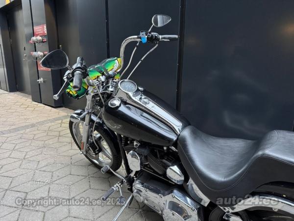 Black Harley-Davidson Softail 2003 in Tallinn, with an engine capacity of 1.45 L and mileage of 35 thousand km for 6500 €, photo 3 on AUTOMOTO.COM.LV