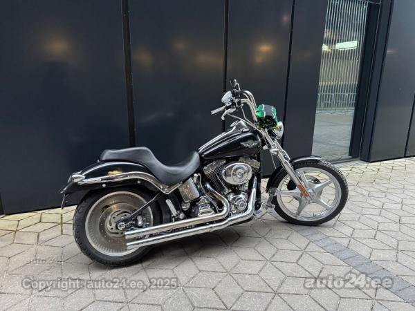 Black Harley-Davidson Softail 2003 in Tallinn, with an engine capacity of 1.45 L and mileage of 35 thousand km for 6500 €, photo 4 on AUTOMOTO.COM.LV