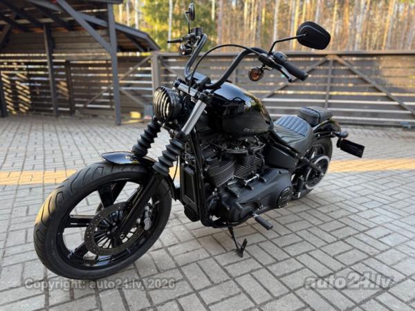 Black Harley-Davidson Softail 2022 in Tallinn, with an engine capacity of 1.87 L and mileage of 39 thousand km for 12400 €, photo 1 on AUTOMOTO.COM.LV
