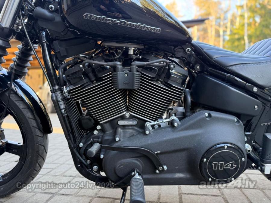 Black Harley-Davidson Softail 2022 in Tallinn, with an engine capacity of 1.87 L and mileage of 39 thousand km for 12400 €, photo 3 on AUTOMOTO.COM.LV