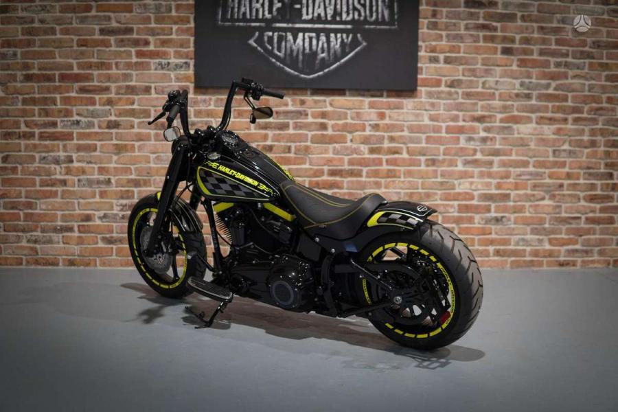 Harley-Davidson Softail 2012 in Kaunas, with an engine capacity of 1.80 L and mileage of 6 thousand km for 15555 €, photo 3 on AUTOMOTO.COM.LV