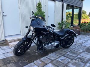 Melns Harley-Davidson Sport Glide 2018 Pērnava, ar dzinēja tilpumu 1.75 L un nobraukumu 32 tūkst. km par 17000 €, foto 2 vietnē AUTOMOTO.COM.LV