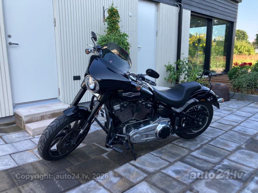 Melns Harley-Davidson Sport Glide 2018 Pērnava, ar dzinēja tilpumu 1.75 L un nobraukumu 32 tūkst. km par 17000 €, foto 2 vietnē AUTOMOTO.COM.LV
