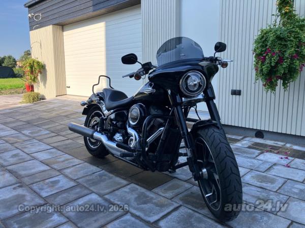 Melns Harley-Davidson Sport Glide 2018 Pērnava, ar dzinēja tilpumu 1.75 L un nobraukumu 32 tūkst. km par 17000 €, foto 3 vietnē AUTOMOTO.COM.LV