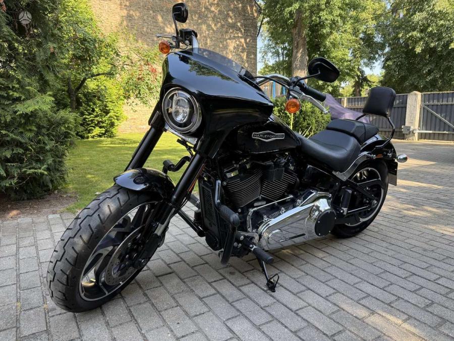 Черный Харли-Девидсон Sport Glide 2018 в Вильнюс, объемом двигателя 1.75 л и пробегом 8 тыс. км за 13500 €, фото 1 на AUTOMOTO.COM.LV