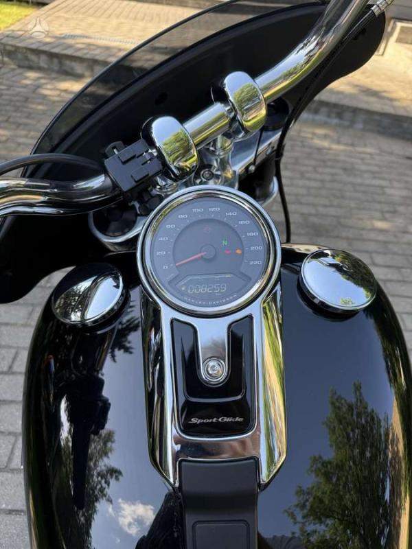 Черный Харли-Девидсон Sport Glide 2018 в Вильнюс, объемом двигателя 1.75 л и пробегом 8 тыс. км за 13500 €, фото 4 на AUTOMOTO.COM.LV