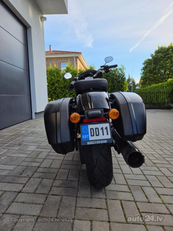 Харли-Девидсон Sport Glide 2018 в Таллин на AUTOMOTO.COM.LV Черный Харли-Девидсон Sport Glide 2018 в Таллин, объемом двигателя 1.75 л и пробегом 32 тыс. км за 15000 €, фото 6 на AUTOMOTO.COM.LV