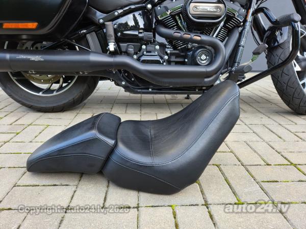 Харли-Девидсон Sport Glide 2018 в Таллин на AUTOMOTO.COM.LV Черный Харли-Девидсон Sport Glide 2018 в Таллин, объемом двигателя 1.75 л и пробегом 32 тыс. км за 15000 €, фото 7 на AUTOMOTO.COM.LV