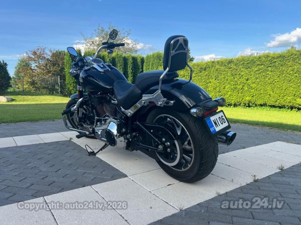 Black Harley-Davidson Sport Glide 2021 in Tartu, with an engine capacity of 1.75 L and mileage of 3 thousand km for 19990 €, photo 2 on AUTOMOTO.COM.LV