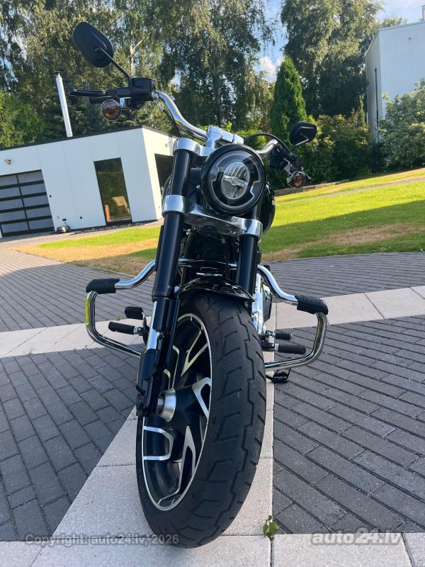 Black Harley-Davidson Sport Glide 2021 in Tartu, with an engine capacity of 1.75 L and mileage of 3 thousand km for 19990 €, photo 3 on AUTOMOTO.COM.LV