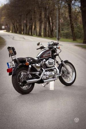 Black Harley-Davidson Sportster 1986 in Riga, with an engine capacity of 0.88 L and mileage of 97 thousand km for 4200 €, photo 3 on AUTOMOTO.COM.LV