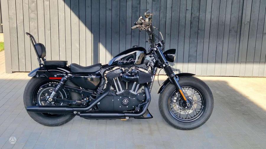 Melns Harley-Davidson Sportster 2010 Klaipėda, ar dzinēja tilpumu 1.20 L un nobraukumu 9 tūkst. km par 9800 €, foto 1 vietnē AUTOMOTO.COM.LV