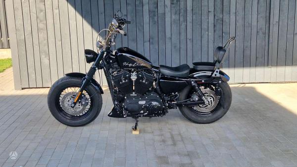 Melns Harley-Davidson Sportster 2010 Klaipėda, ar dzinēja tilpumu 1.20 L un nobraukumu 9 tūkst. km par 9800 €, foto 2 vietnē AUTOMOTO.COM.LV