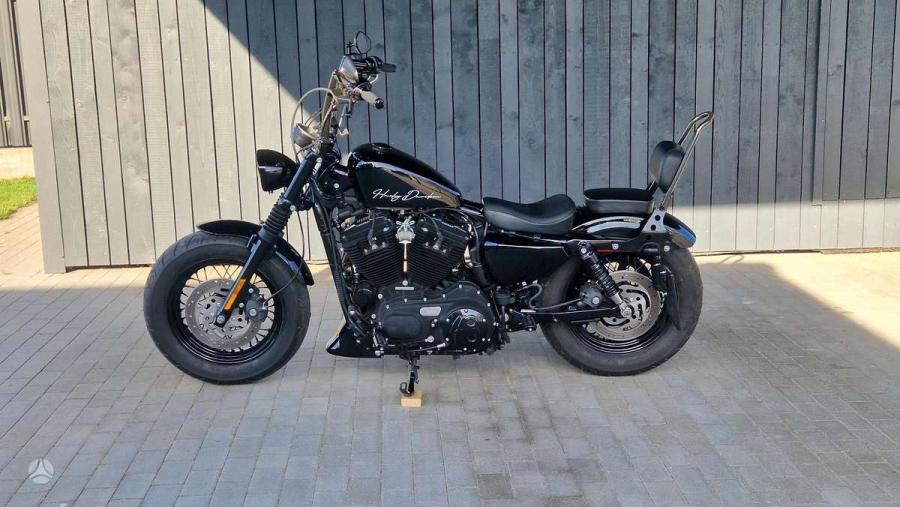 Melns Harley-Davidson Sportster 2010 Klaipėda, ar dzinēja tilpumu 1.20 L un nobraukumu 9 tūkst. km par 9800 €, foto 3 vietnē AUTOMOTO.COM.LV
