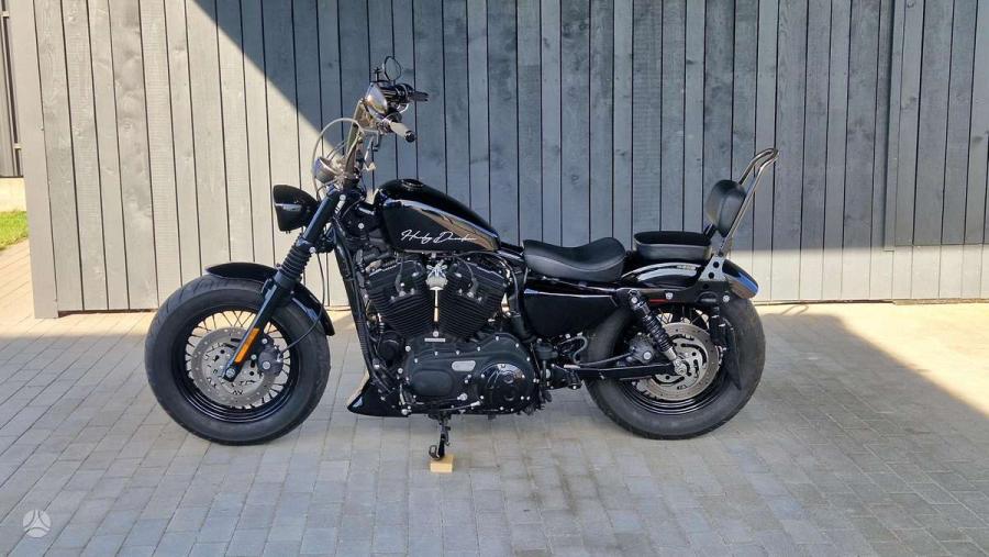 Melns Harley-Davidson Sportster 2010 Klaipėda, ar dzinēja tilpumu 1.20 L un nobraukumu 9 tūkst. km par 9800 €, foto 12 vietnē AUTOMOTO.COM.LV
