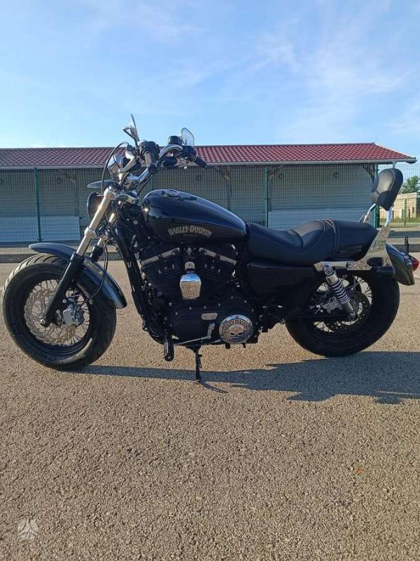 Black Harley-Davidson Sportster 2014 in Pagegiai, with an engine capacity of 1.20 L and mileage of 46 thousand km for 9100 €, photo 1 on AUTOMOTO.COM.LV