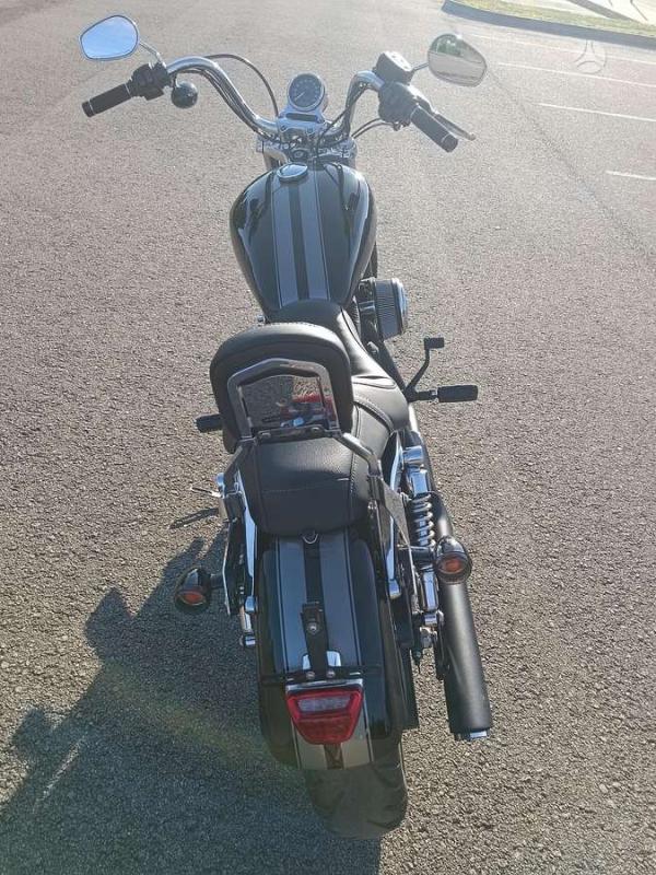 Black Harley-Davidson Sportster 2014 in Pagegiai, with an engine capacity of 1.20 L and mileage of 46 thousand km for 9100 €, photo 4 on AUTOMOTO.COM.LV