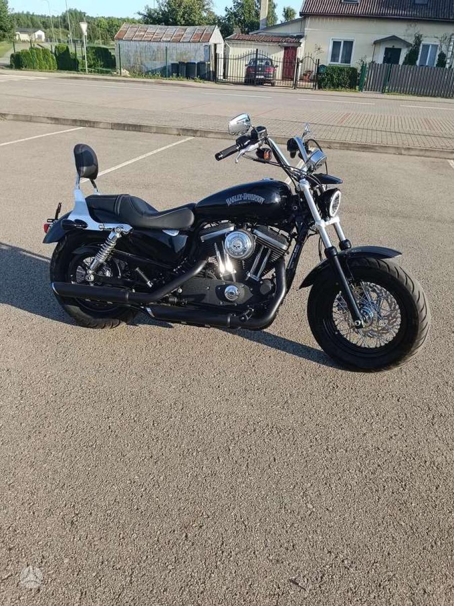Black Harley-Davidson Sportster 2014 in Pagegiai, with an engine capacity of 1.20 L and mileage of 46 thousand km for 9100 €, photo 6 on AUTOMOTO.COM.LV