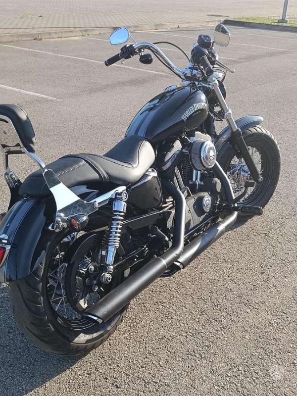 Black Harley-Davidson Sportster 2014 in Pagegiai, with an engine capacity of 1.20 L and mileage of 46 thousand km for 9100 €, photo 6 on AUTOMOTO.COM.LV
