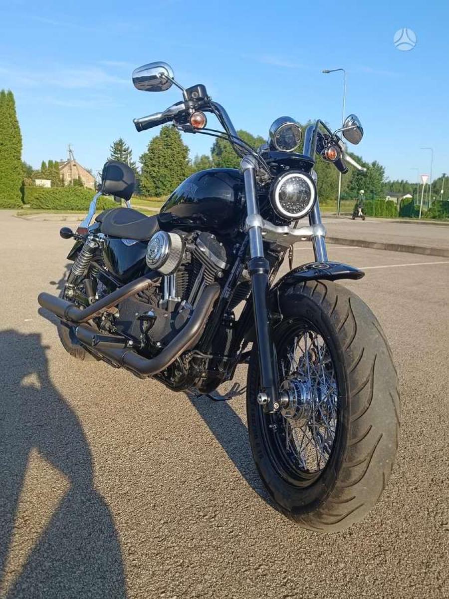 Black Harley-Davidson Sportster 2014 in Pagegiai, with an engine capacity of 1.20 L and mileage of 46 thousand km for 9100 €, photo 10 on AUTOMOTO.COM.LV