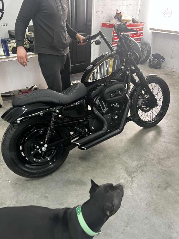 Black Harley-Davidson Sportster 2015 in Kaunas, with an engine capacity of 1.20 L and mileage of 29 thousand km for 6700 €, photo 4 on AUTOMOTO.COM.LV