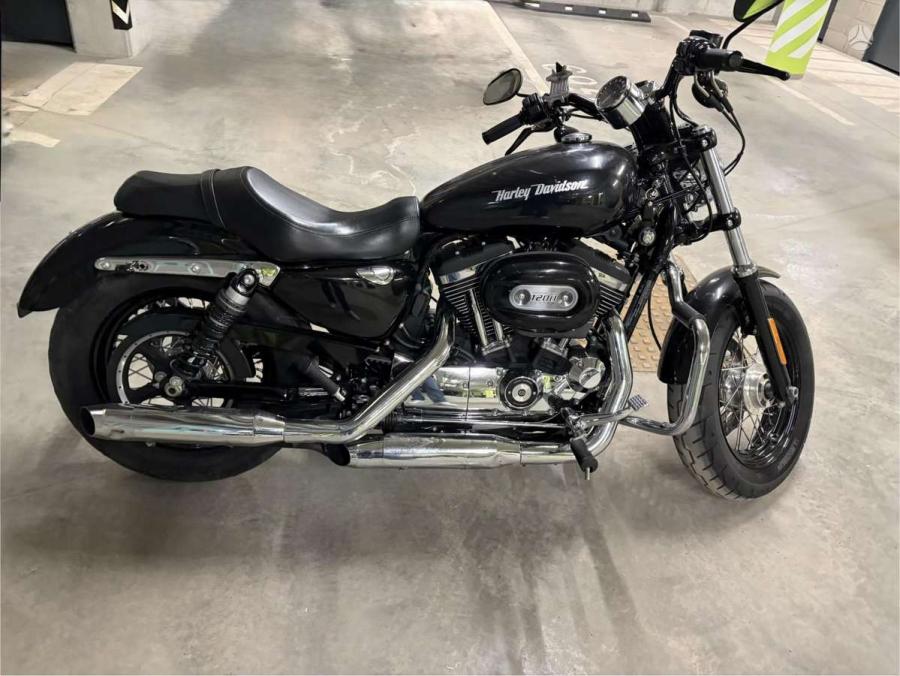 Melns Harley-Davidson Sportster 2018 Viļņa, ar dzinēja tilpumu 1.20 L un nobraukumu 15 tūkst. km par 6900 €, foto 1 vietnē AUTOMOTO.COM.LV