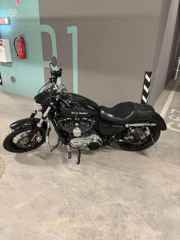 Черный Харли-Девидсон Sportster 2018 в Вильнюс, объемом двигателя 1.20 л и пробегом 15 тыс. км за 6900 €, фото 3 на AUTOMOTO.COM.LV