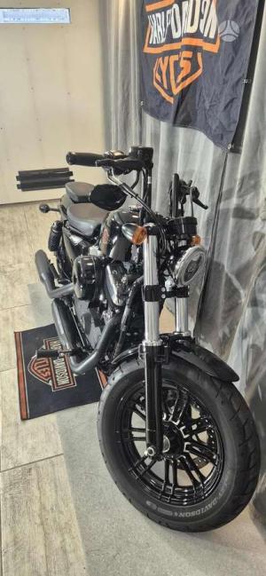 Black Harley-Davidson Sportster 2019 in Kaunas, with an engine capacity of 1.20 L and mileage of 10 thousand km for 7600 €, photo 14 on AUTOMOTO.COM.LV