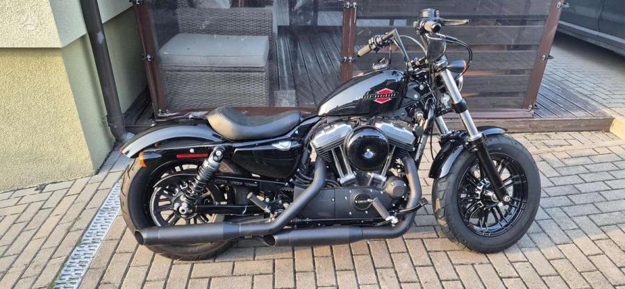 Black Harley-Davidson Sportster 2019 in Kaunas, with an engine capacity of 1.20 L and mileage of 10 thousand km for 7600 €, photo 16 on AUTOMOTO.COM.LV