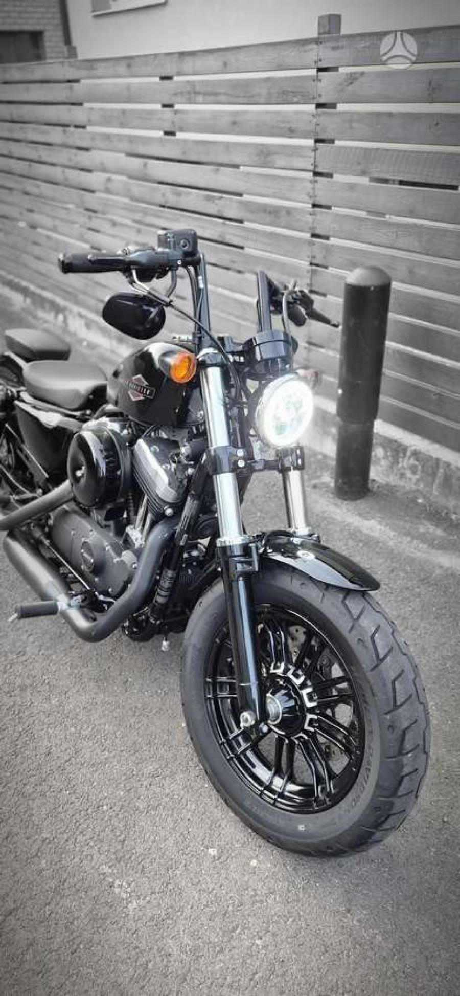 Black Harley-Davidson Sportster 2019 in Kaunas, with an engine capacity of 1.20 L and mileage of 10 thousand km for 7600 €, photo 18 on AUTOMOTO.COM.LV