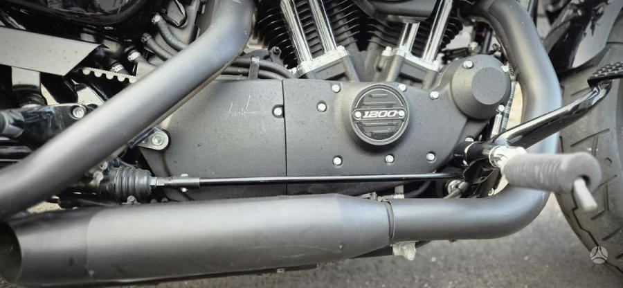 Black Harley-Davidson Sportster 2019 in Kaunas, with an engine capacity of 1.20 L and mileage of 10 thousand km for 7600 €, photo 21 on AUTOMOTO.COM.LV