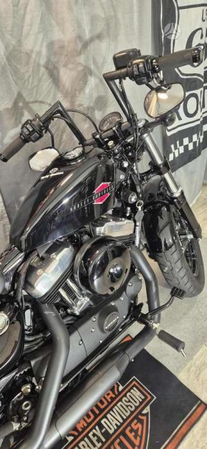 Black Harley-Davidson Sportster 2019 in Kaunas, with an engine capacity of 1.20 L and mileage of 10 thousand km for 7600 €, photo 26 on AUTOMOTO.COM.LV