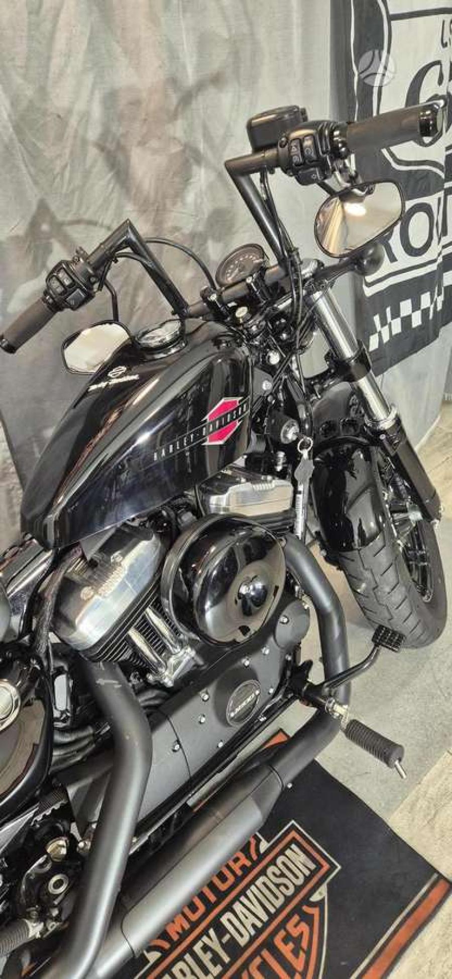 Black Harley-Davidson Sportster 2019 in Kaunas, with an engine capacity of 1.20 L and mileage of 10 thousand km for 7600 €, photo 26 on AUTOMOTO.COM.LV